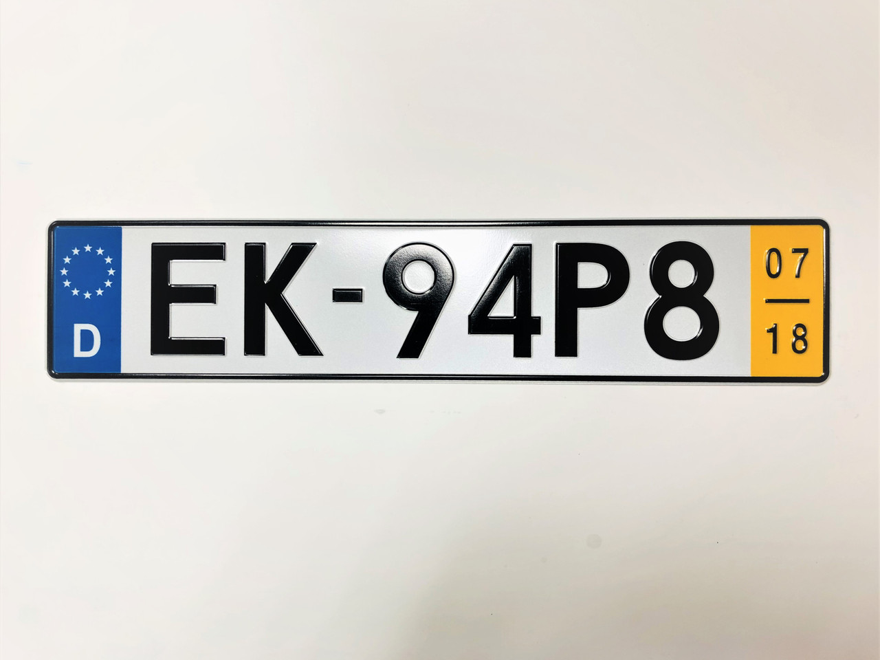 EUROPEAN LICENCE PLATE WHITE EK94P8 - R Ortiz Auto Distributors Inc.
