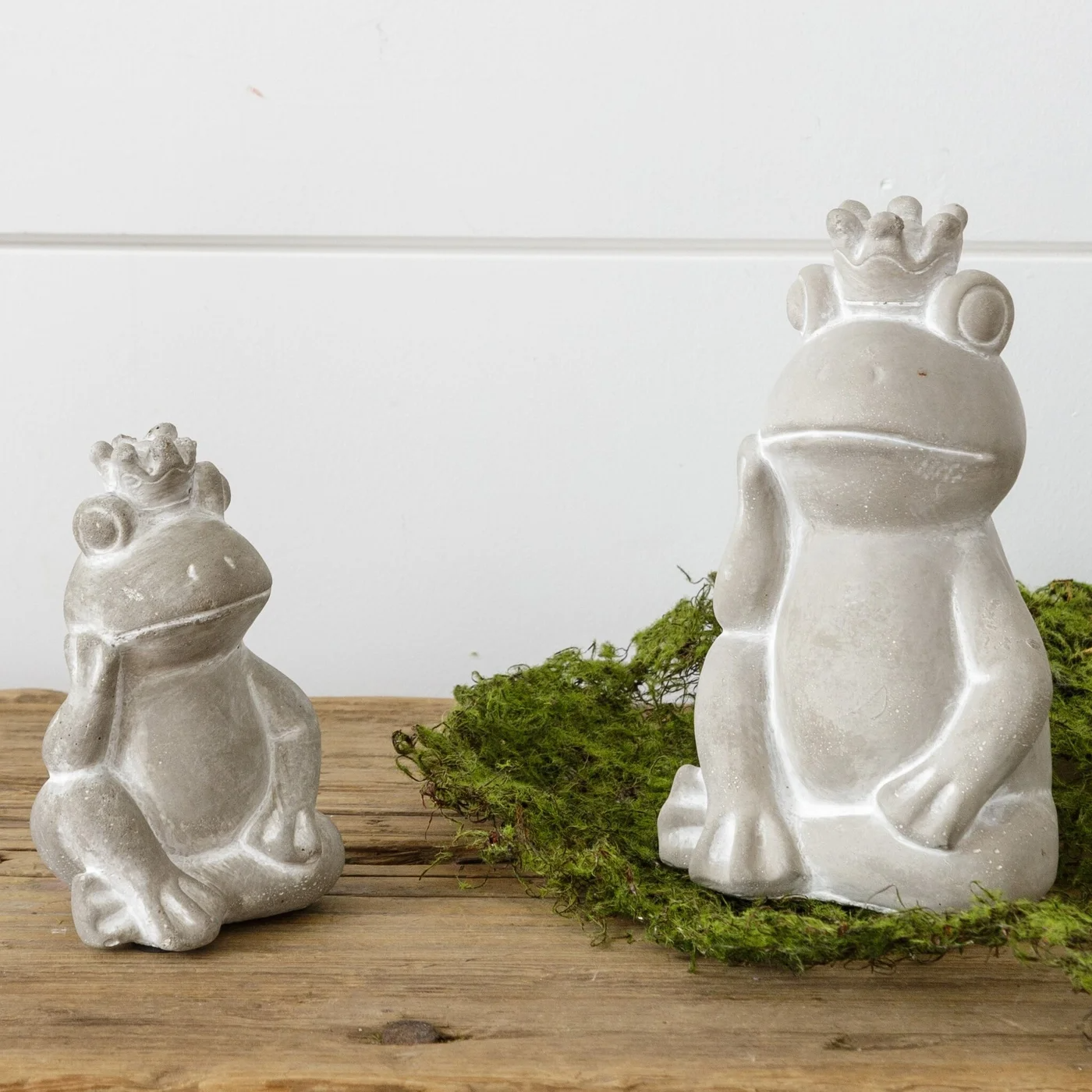 Cement Frog With Crown (SET 2) - JanMichaels Art and Home