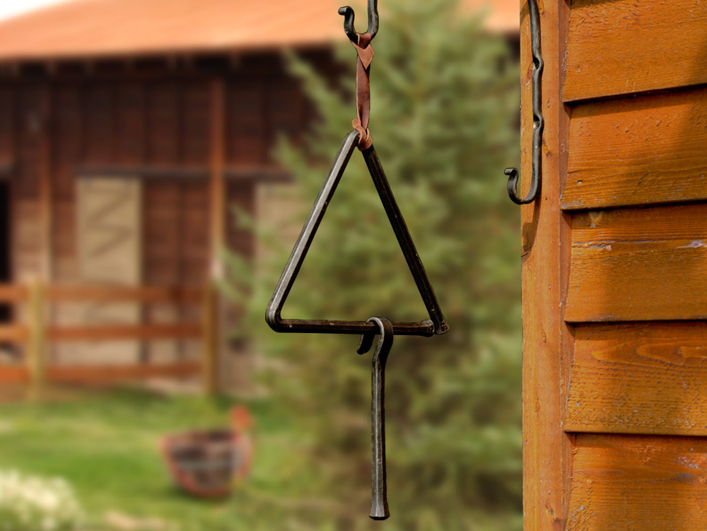 Chuck Wagon Dinner Triangle, Ringer and Wall Hanger - Hansen Wheel and ...