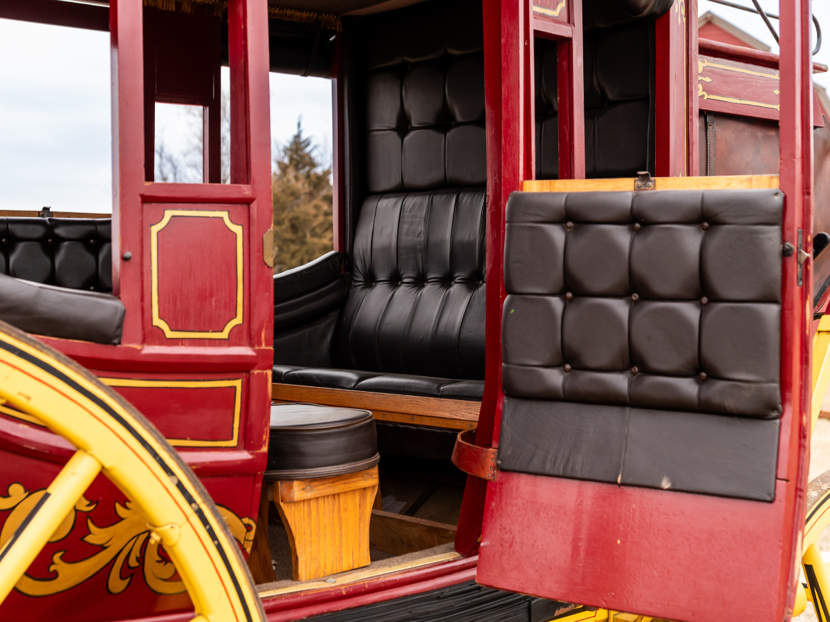 Western Mail Stagecoach - Hansen Wheel and Wagon Shop