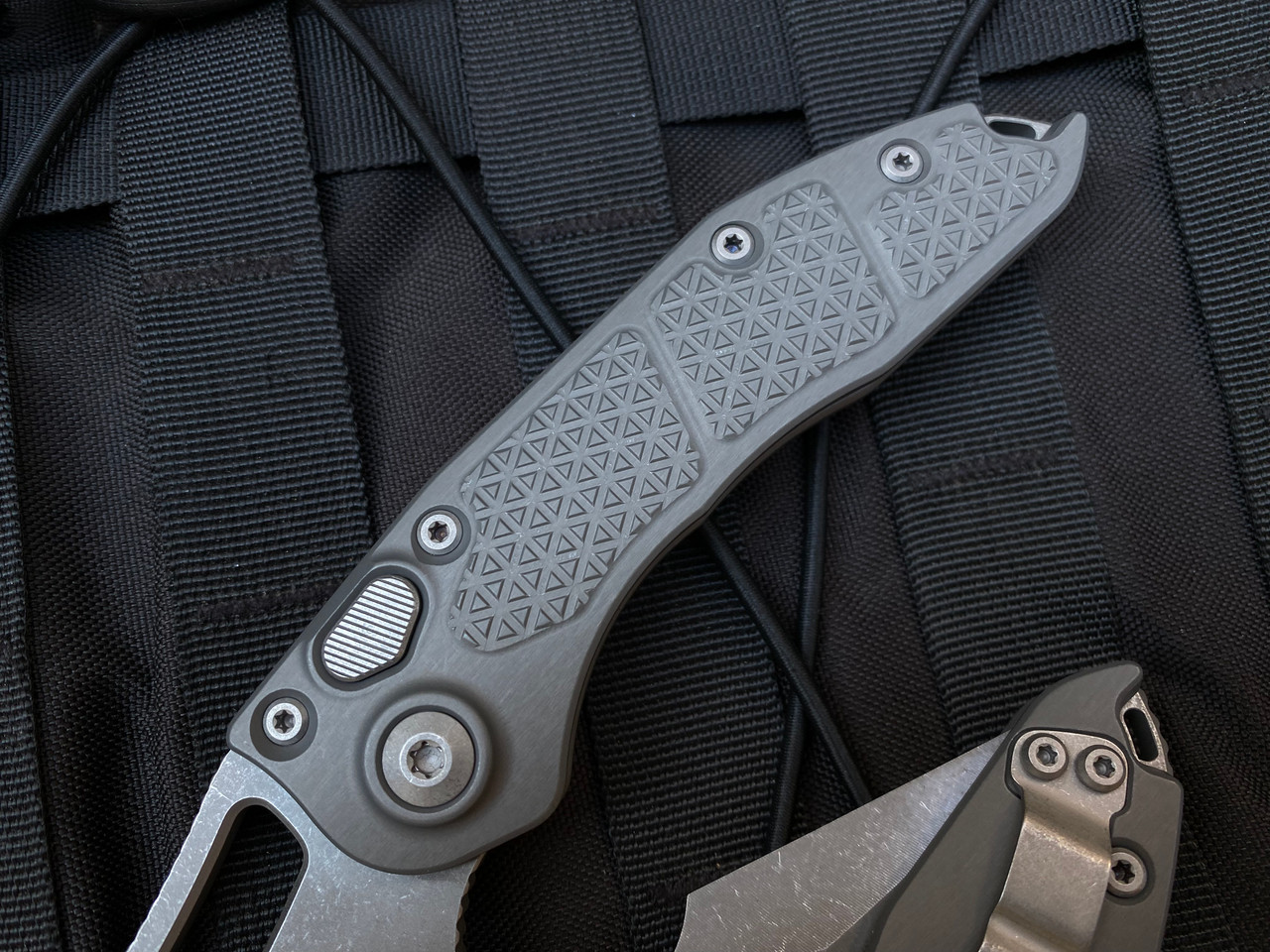 Microtech Stitch Auto | Natural Apocalyptic Plain Edge | NTL