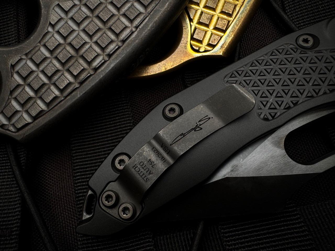 MIcrotech Stitch Auto | Shadow Black Full Serrated | NTL
