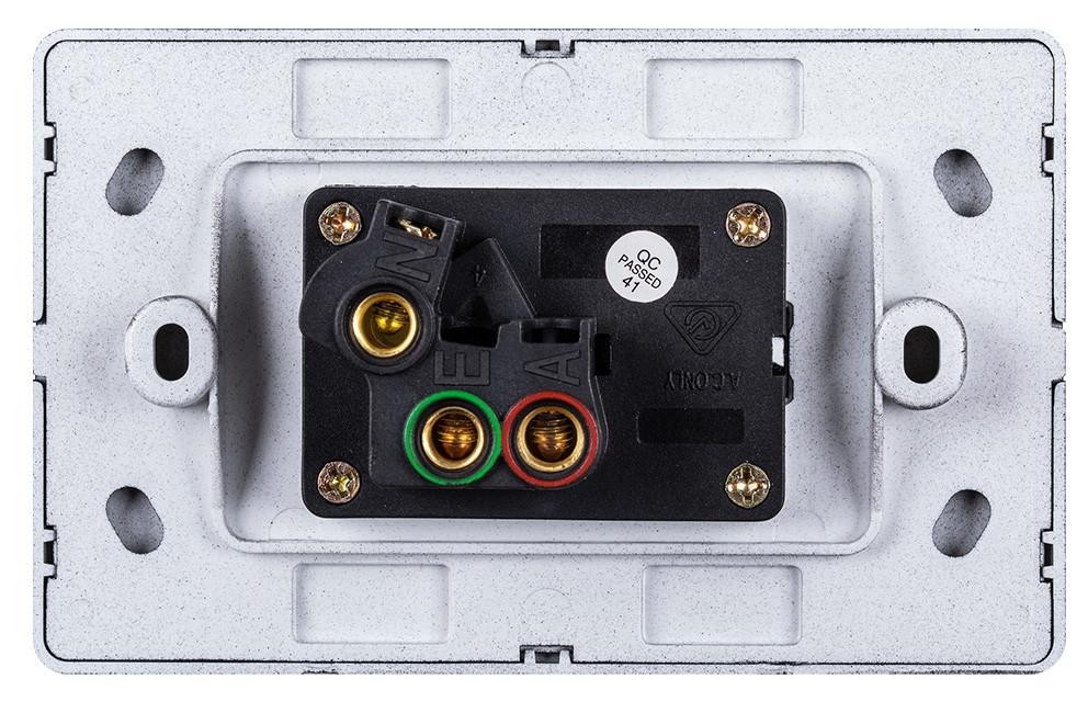 Slimline Single Power Point Black 15A - Horizontal - Trade Depot