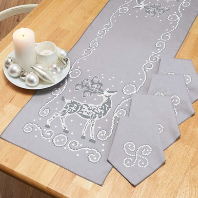 Regal Reindeer Table Runner & Napkins Thread Kit