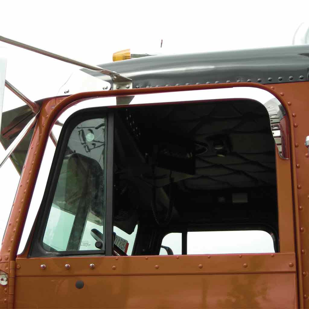 Trux TF-1401 Freightliner Window Shade
