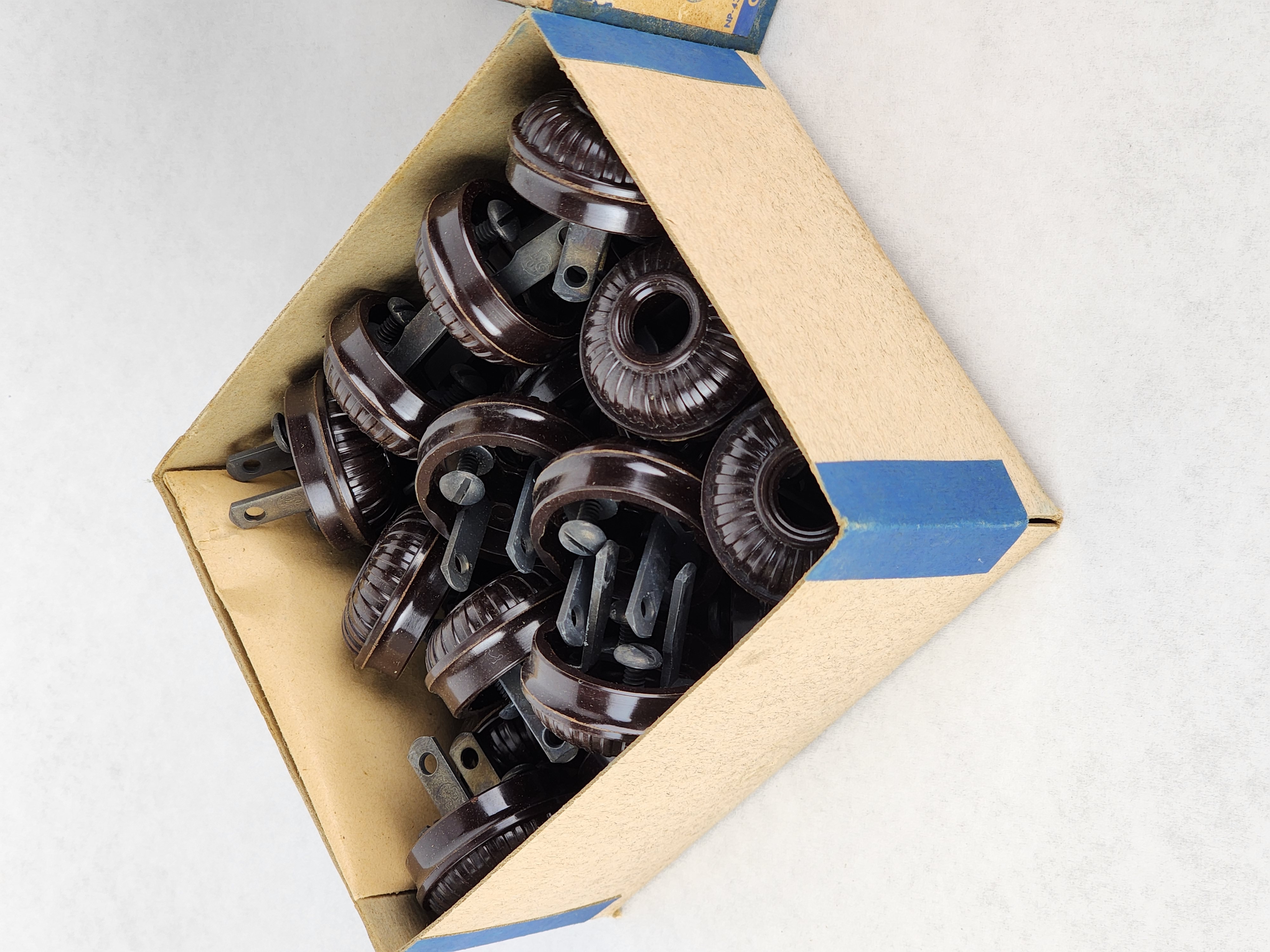 NOS Box 25 GE Textolite Bakelite Style Electrical Plugs with sealed ...