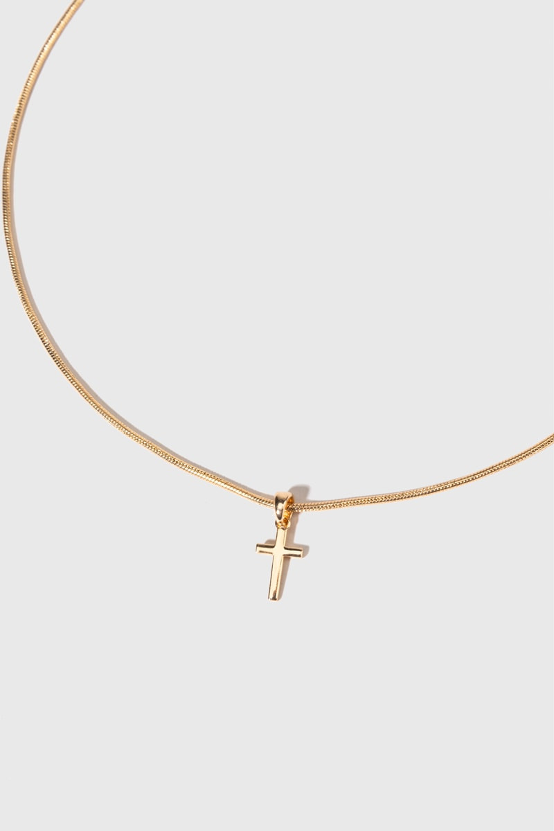 Suzy Metal Cross On Snake Chain Necklace | francesca's®