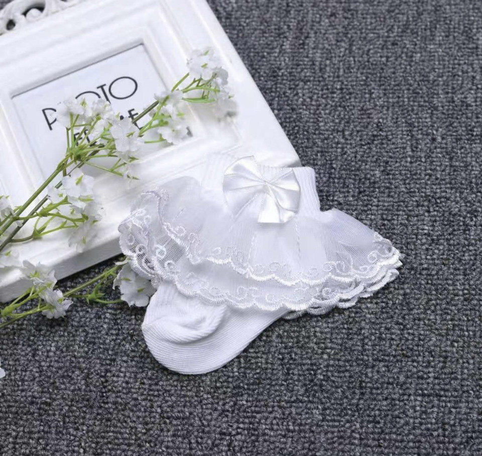 Alissa White Lace Socks