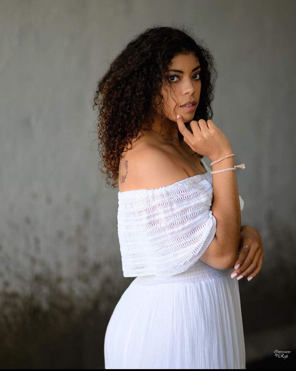 Jozlyn B. Height 5'11 Bust 41 Waist 33 Hips 45