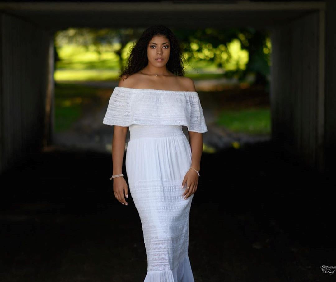 Jozlyn B. Height 5'11 Bust 41 Waist 33 Hips 45