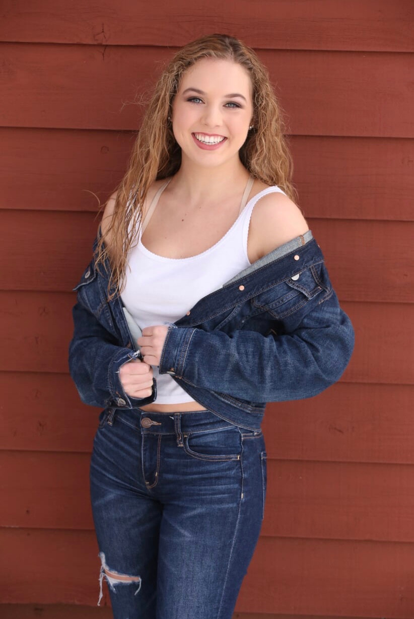 Makayla L. Height 5'8 Bust 36 Waist 27.5 Hips 40 - Everything Formals ...