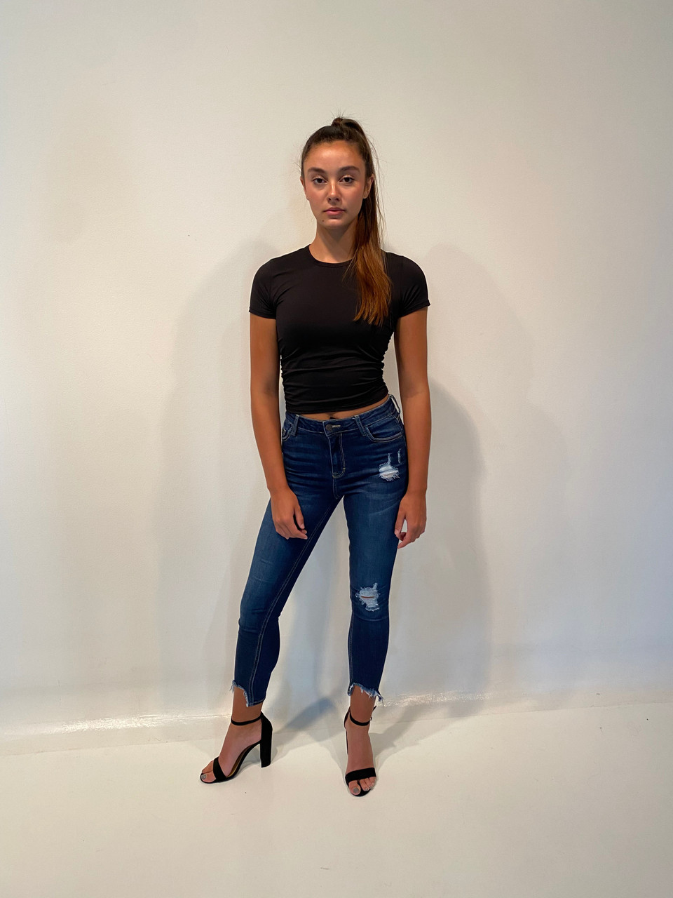 Maddie C. Height 5'8 Bust 32 Waist 25 Hips 35