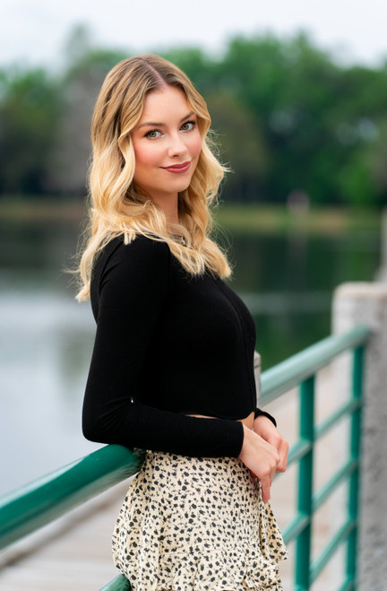 Olivia M. Height 5'7 Bust 32 Waist 26 Hips 36