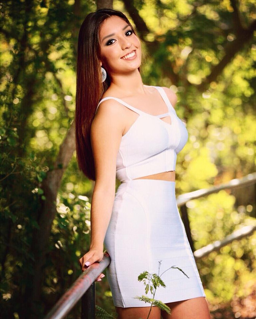 Victoria V. Height 5'8 Bust 34 Waist 26 Hips 36.5