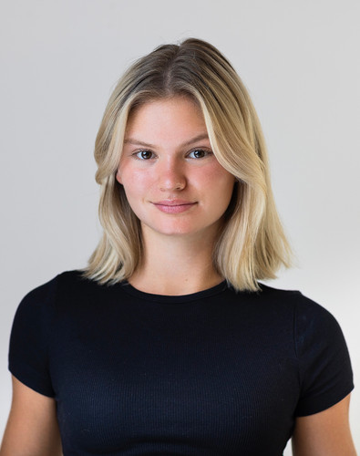 Marissa S. Height 5'8 Bust 32 Waist 25.5 Hips 38