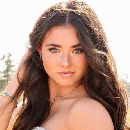 Whitney B. Height 5'7 Bust 33 Waist 25 Hips 36.5