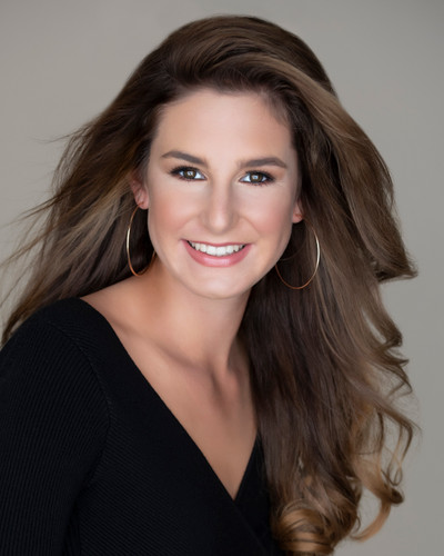 Anne R. Height 5'9 Bust 34 Waist 26 Hips 36
