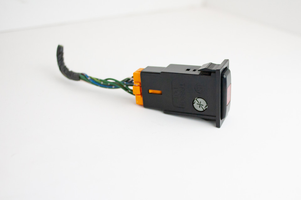 Toyota Hazard Switch - vertical - HuddExpo