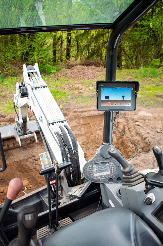 iDig Touch 2D Excavator Grade Control System w/ 7" Display
