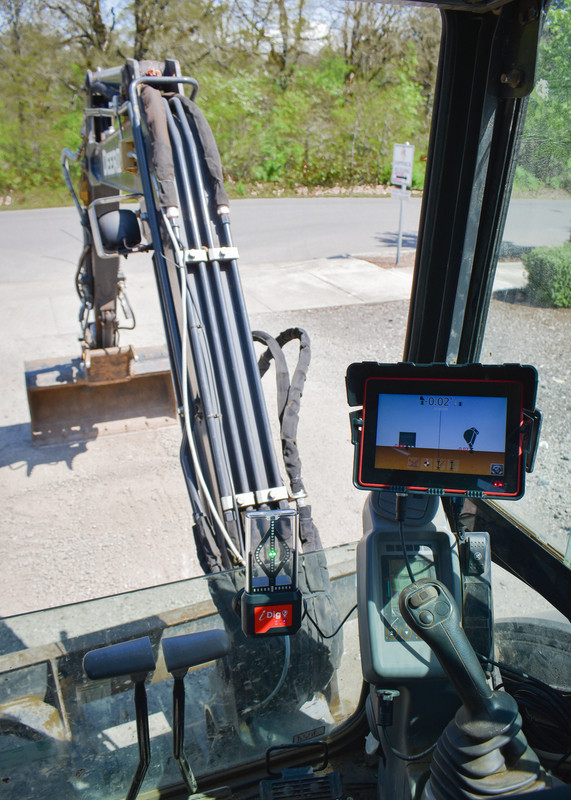 MONTHLY RENTAL: NEW iDig CT740 CONNECT 2D Excavator Grade Control ...