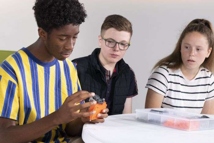 Edison V3.0 EdSTEM class Pack, 30 Robots and 15 EdCreate Edison Creator Kits | Geyer ...