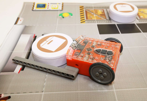 Robotics Activity Mat: Advanced Robot Factory with Game Pieces | Geyer ...