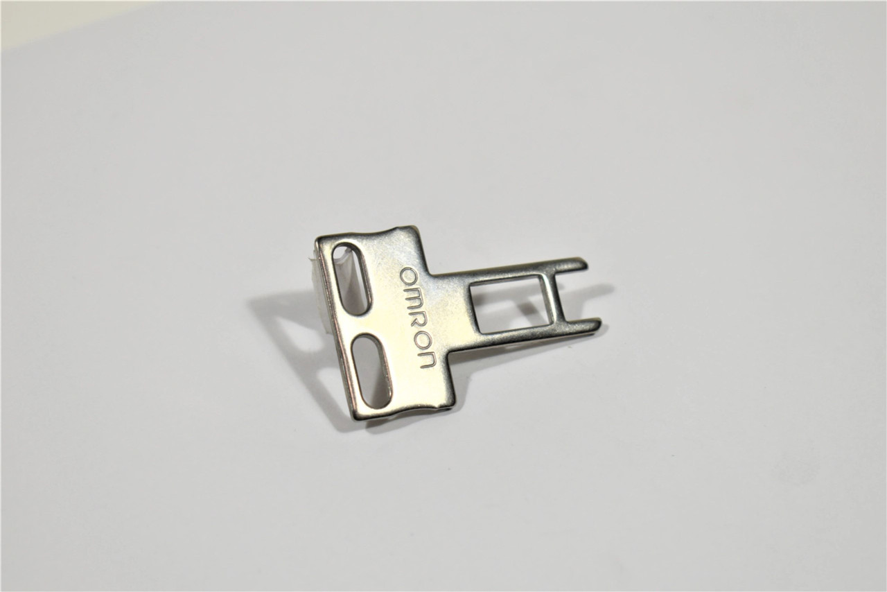 CD4DSK1 – Omron hatch actuating key, horizontal arm dimensions 0.07" L ...
