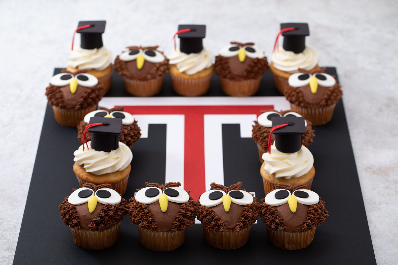 White Graduation Cap Cupcakes