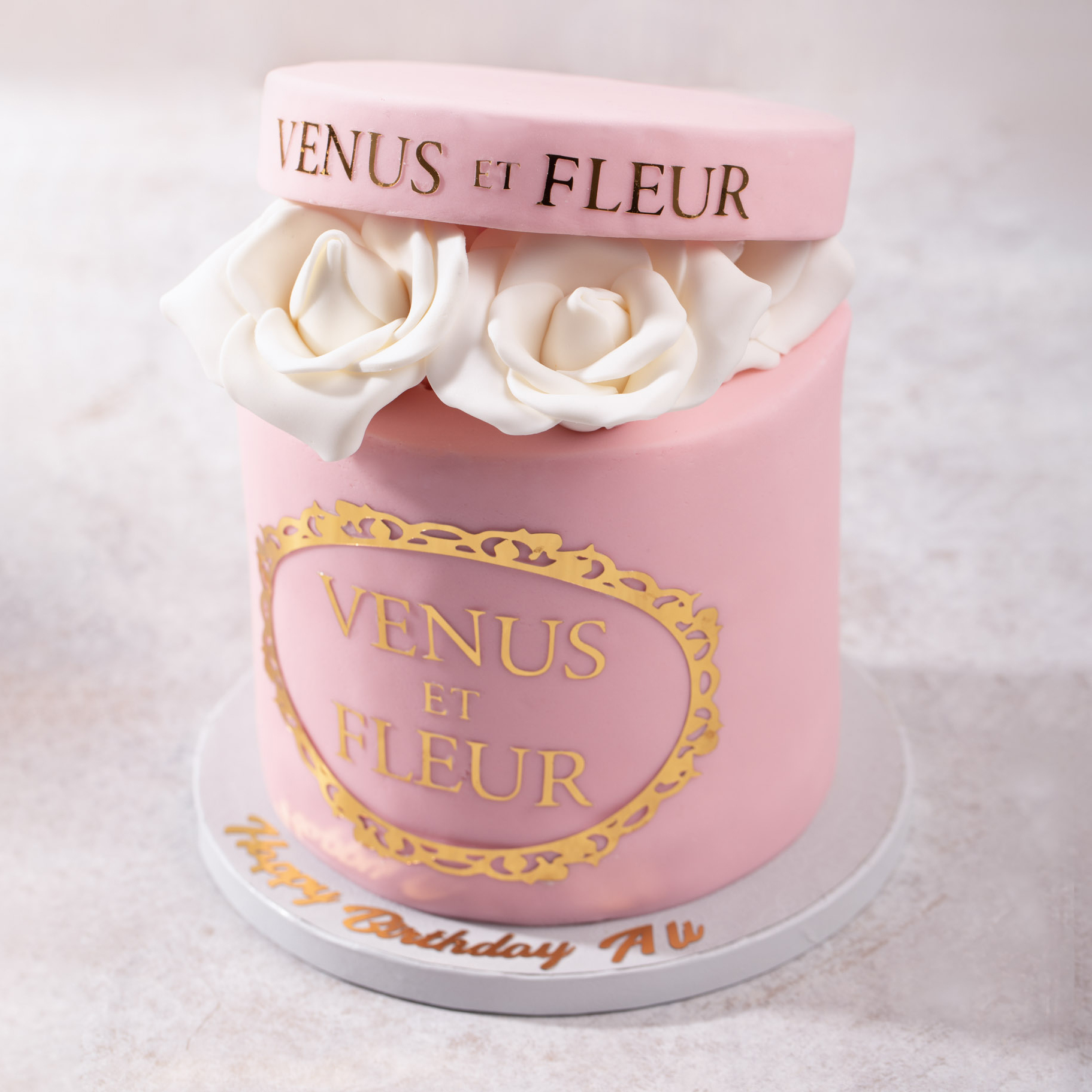 Venus Et Fleur Round Cake