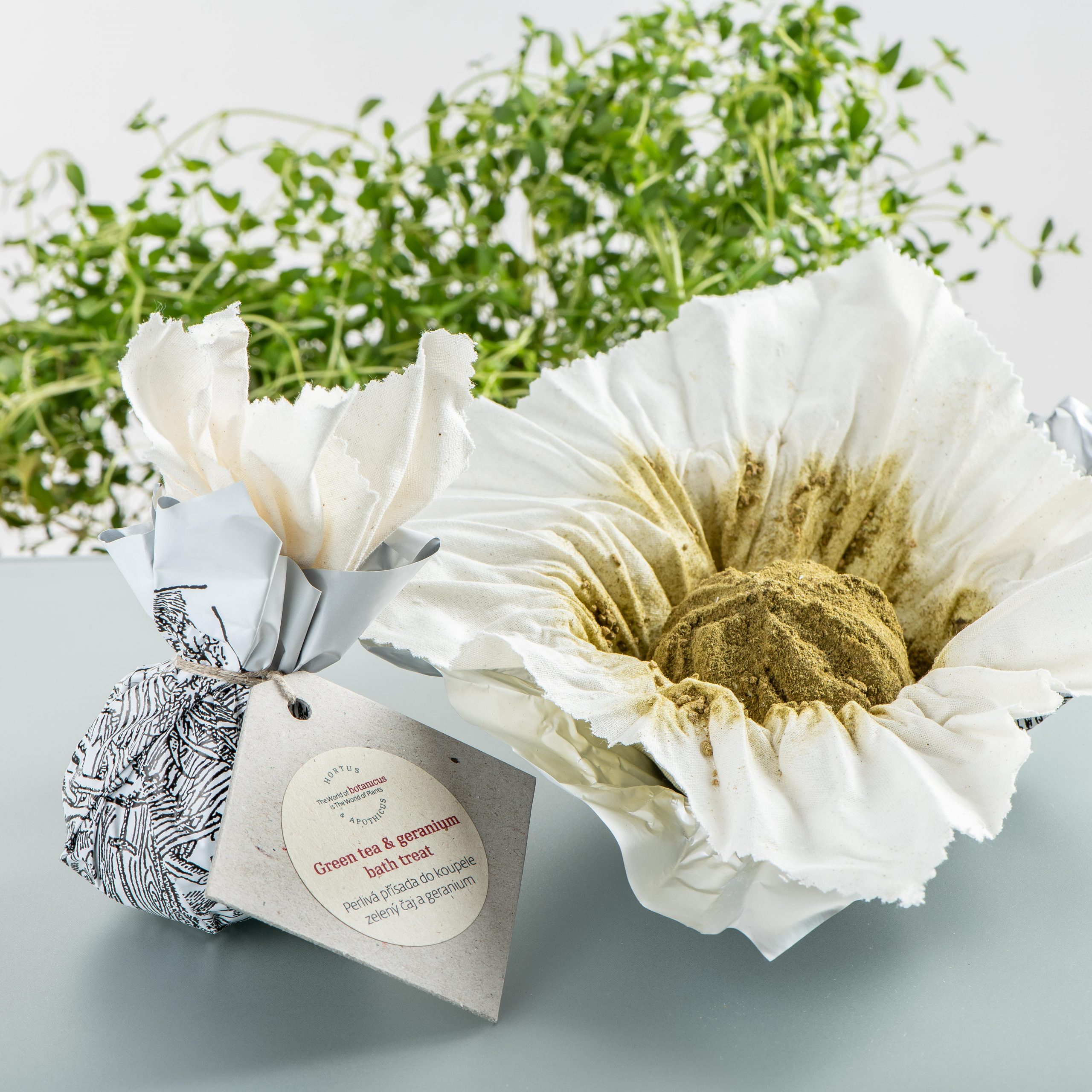 Sparkling Green Tea & Geranium Bath Bomb (Pre-order) - Botanicus USA