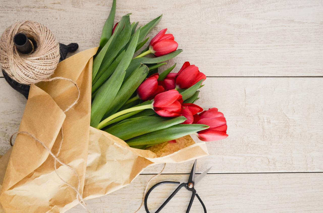 10 Best Tulip Arrangement Ideas In 2023 - Saffron's Decor