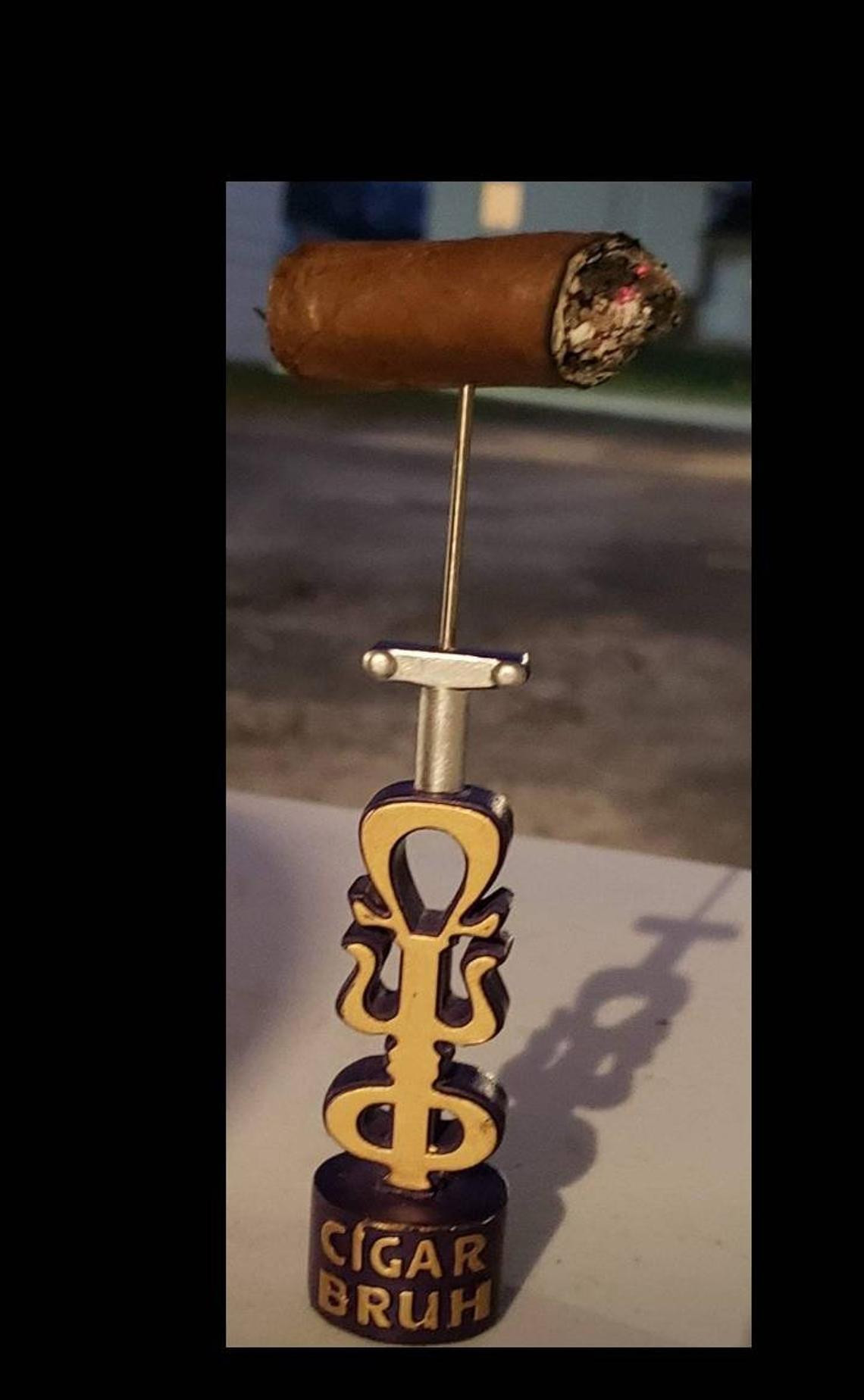 Masonic Cigar Rest