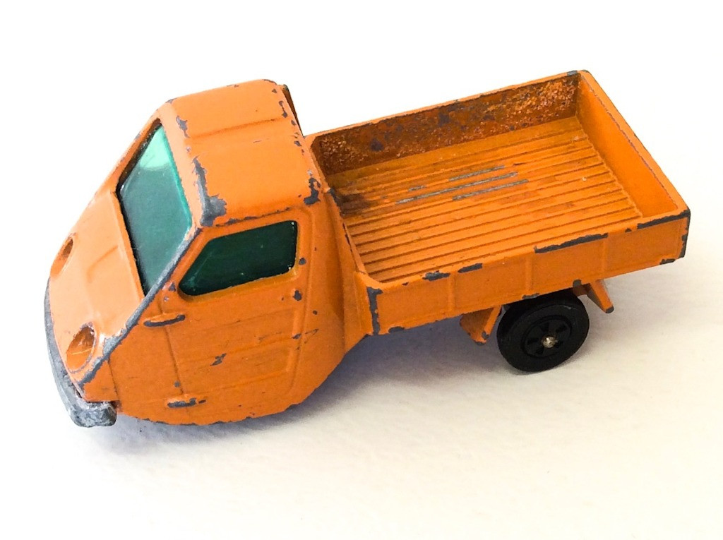 Corgi Juniors Reliant TW9