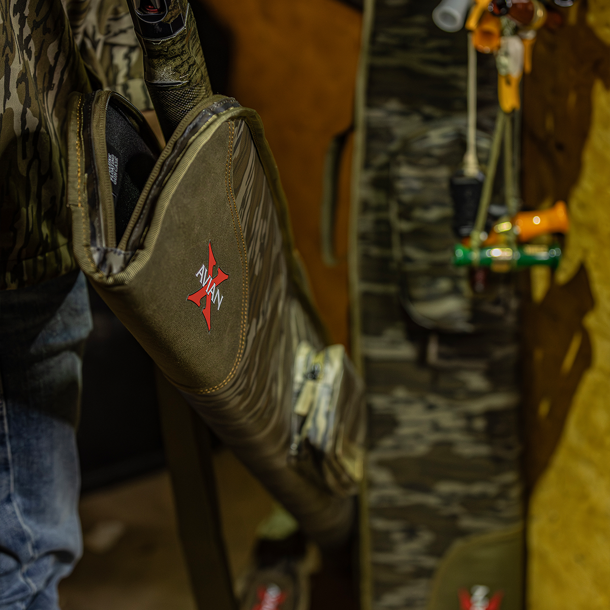 Deluxe Floating Gun Case