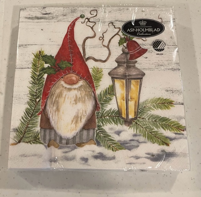 Christmas Napkins with Elf at the Street Light - Nordisk Import