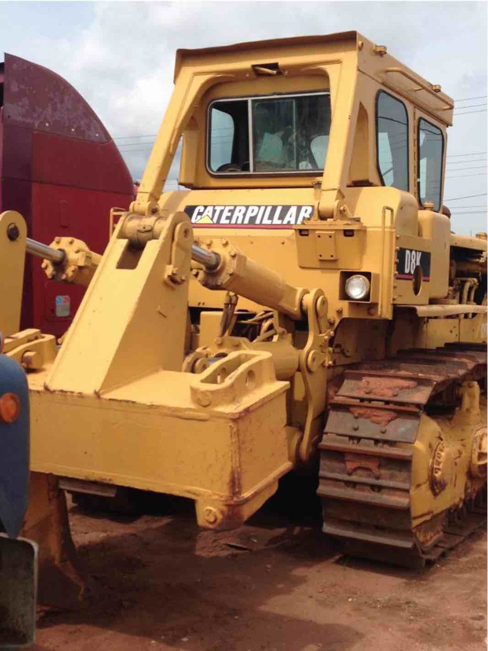 Bulldozer With Ripper Caterpillar CAT D8K used Heavy Equipment in Nigeria