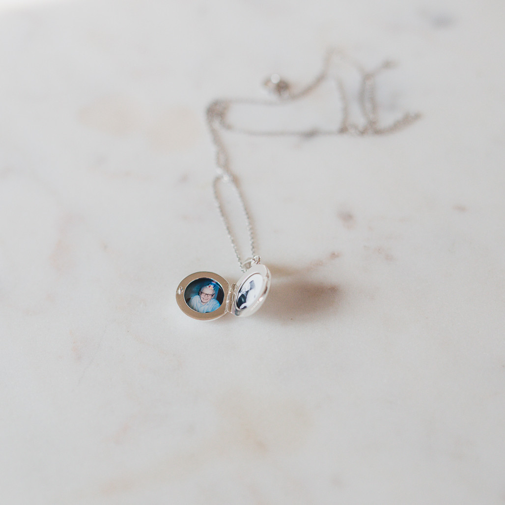 Round Silver Little Circle Locket with pictures inside || thelocketsisters