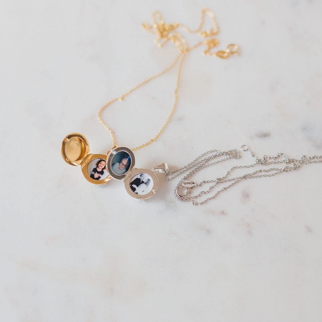 Round Silver Little Circle Locket with pictures inside || thelocketsisters