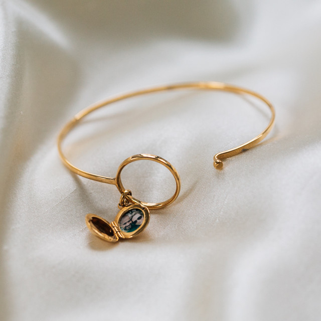 Gold Bangle Locket Bracelet with permanent photos and pictures inside ...