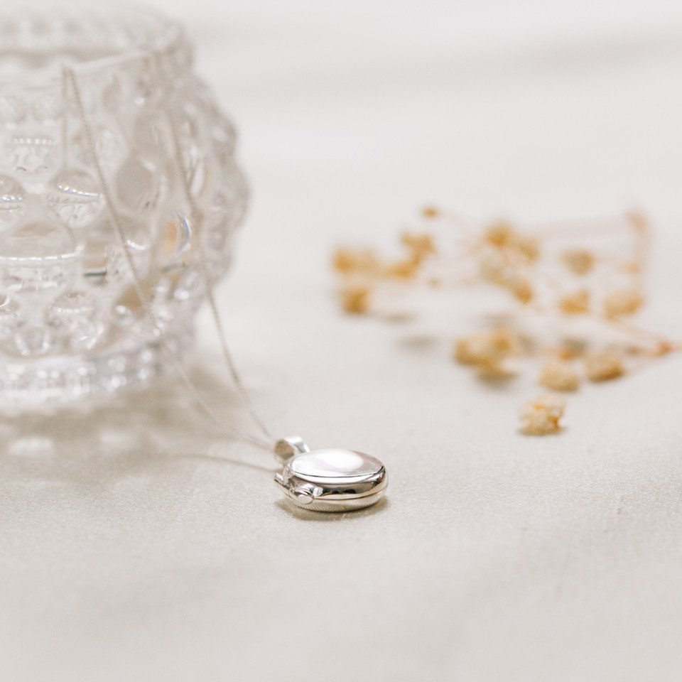 Round Silver Little Circle Locket with pictures inside || thelocketsisters
