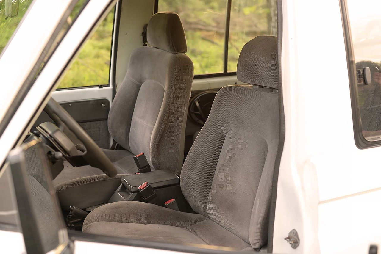 T664 1995-1997 Toyota Land Cruiser and Lexus L450 Front Buckets with ...