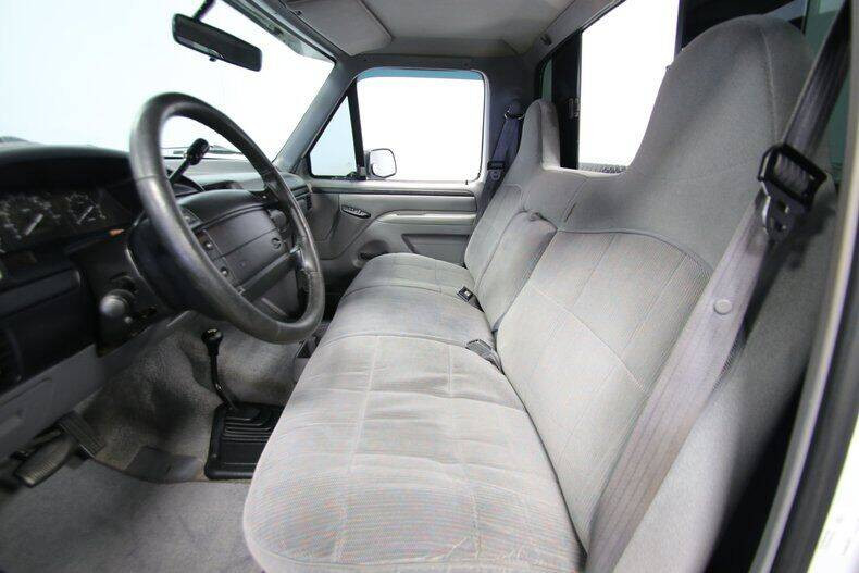 F206 1992-1997 Ford F150-F350 Regular and XCab Front Solid Bench Seat ...