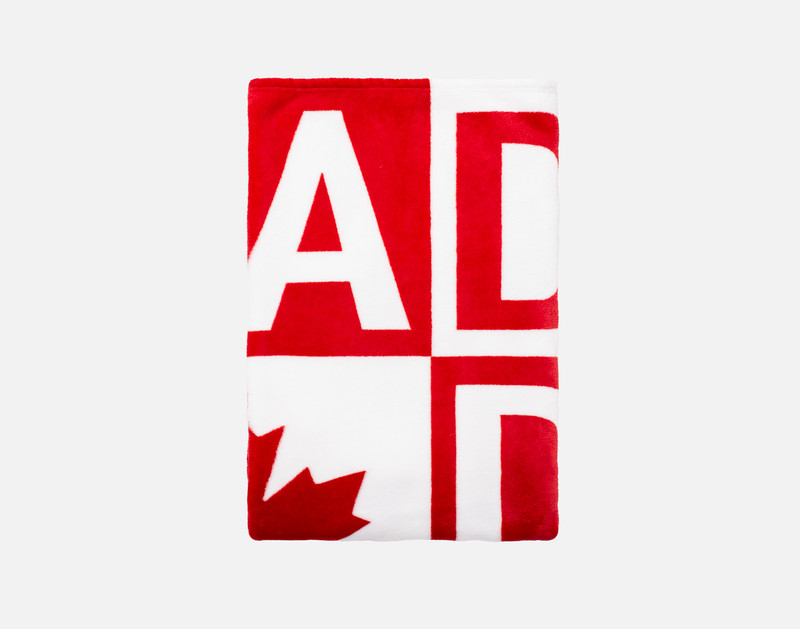 Canada Check Fleece Throw | QE Home
