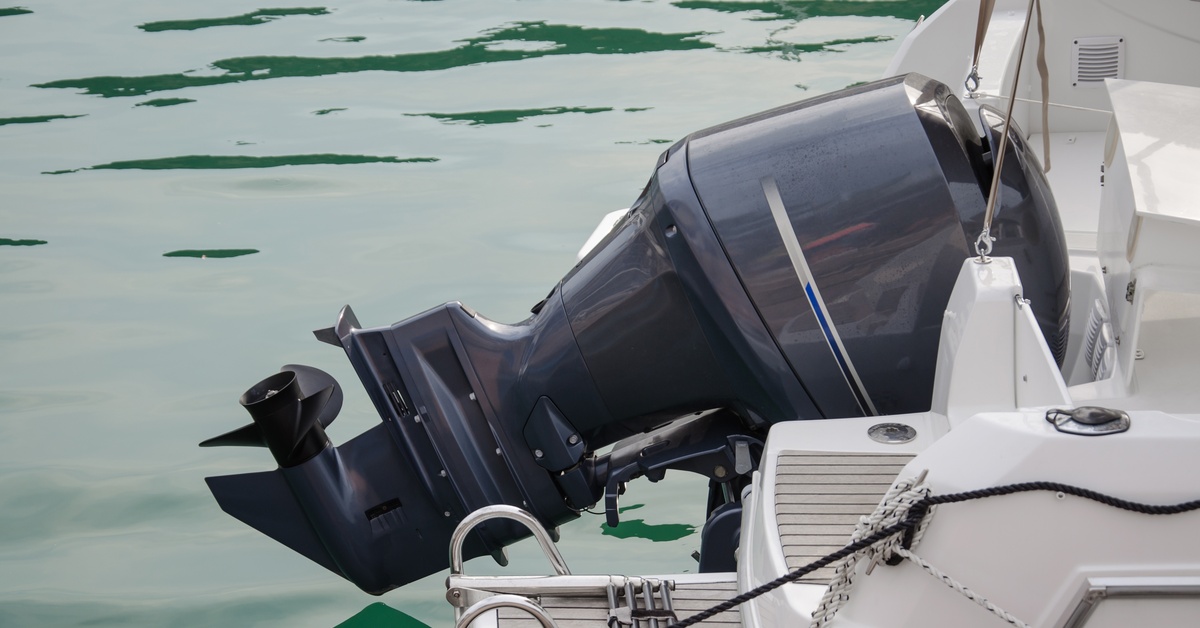 A Complete Guide to Outboard Motors and How They Operate - RJ Nautical