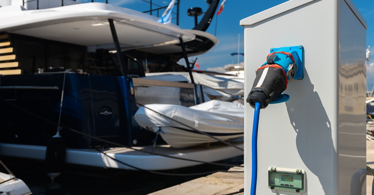 5 Tips To Ensure Your Electric Outboard Motor Is Charging - RJ Nautical