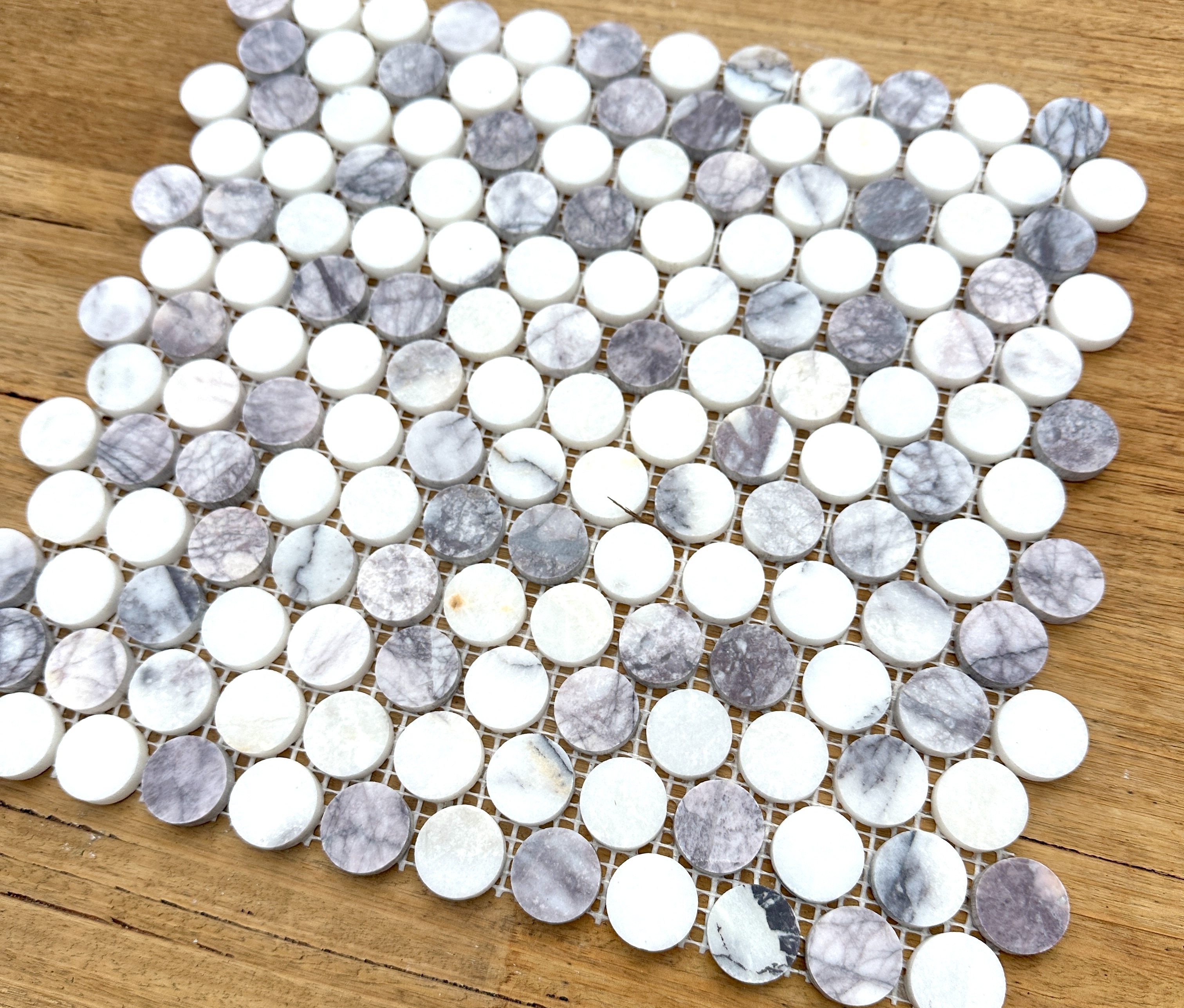 New York Honed Marble Penny Round Tile 23mm