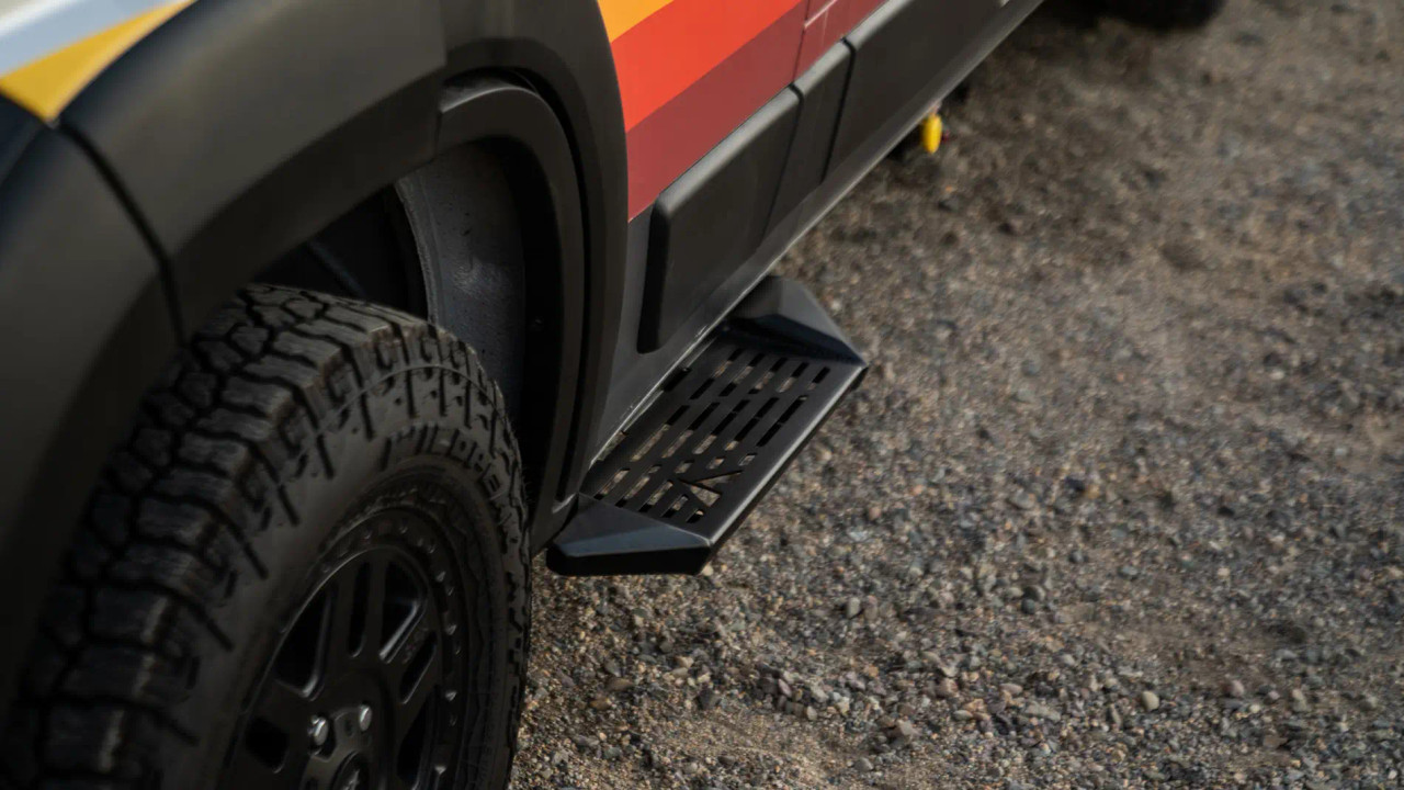 Recon Side Steps - Promaster | Aluminess