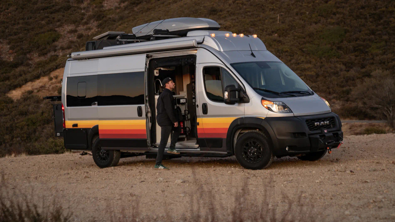 Recon Side Steps - Promaster | Aluminess