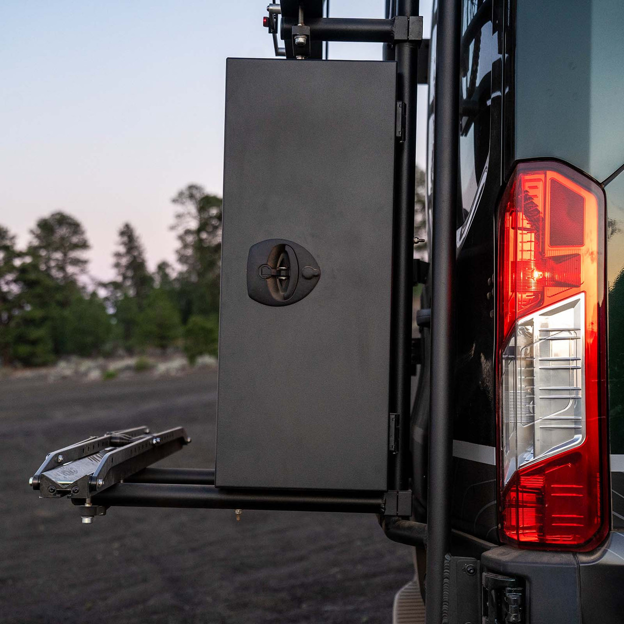 Slim Box With Side Door - Universal | Aluminess