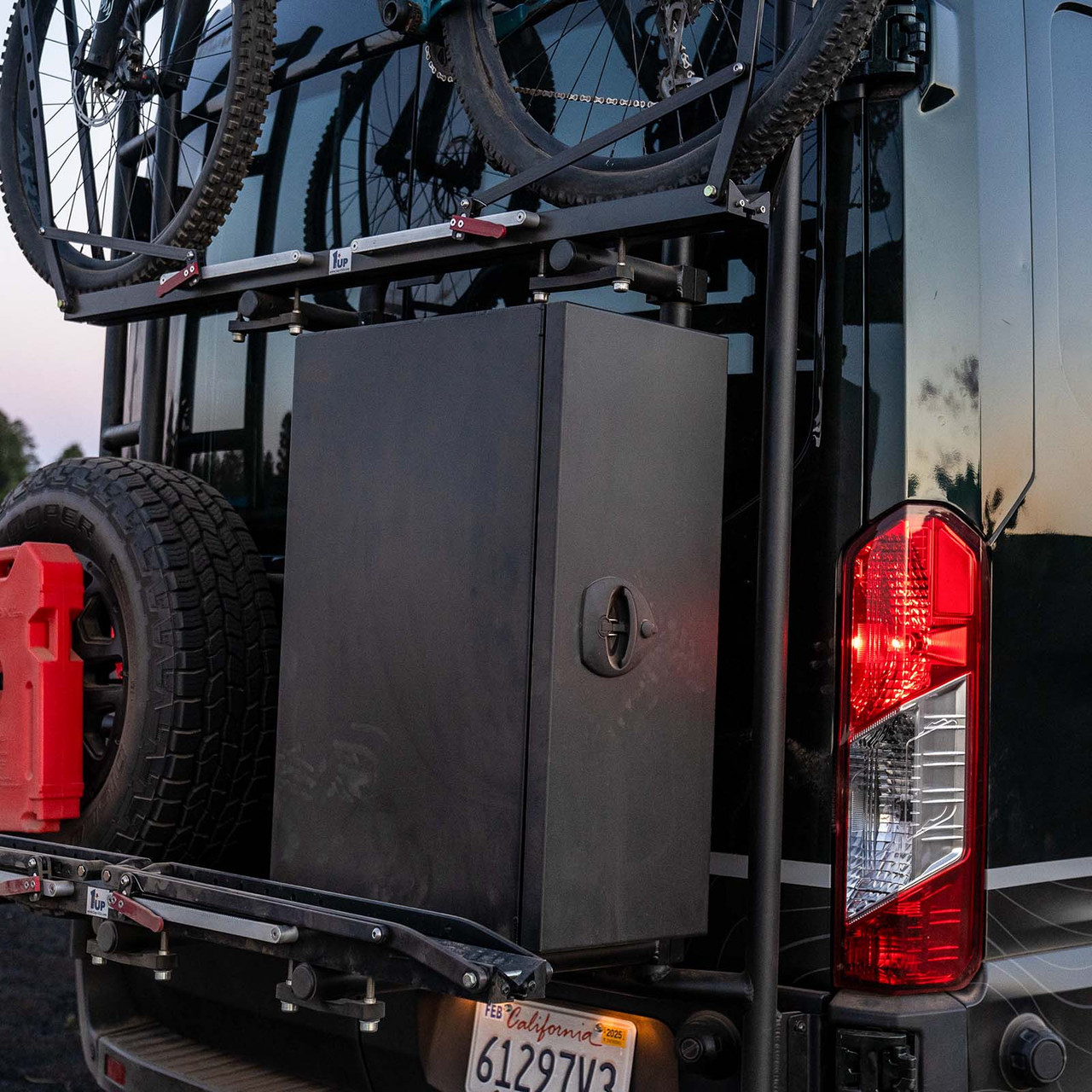 Slim Box With Side Door - Universal | Aluminess